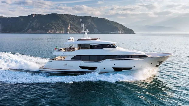 Meridiana yacht (Custom Line, 28.31m, 2017)